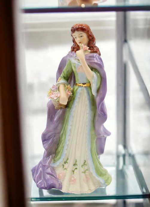 Ceramic Irish Lady Figurine Vintage Home Decor – kevinsgiftshoppe